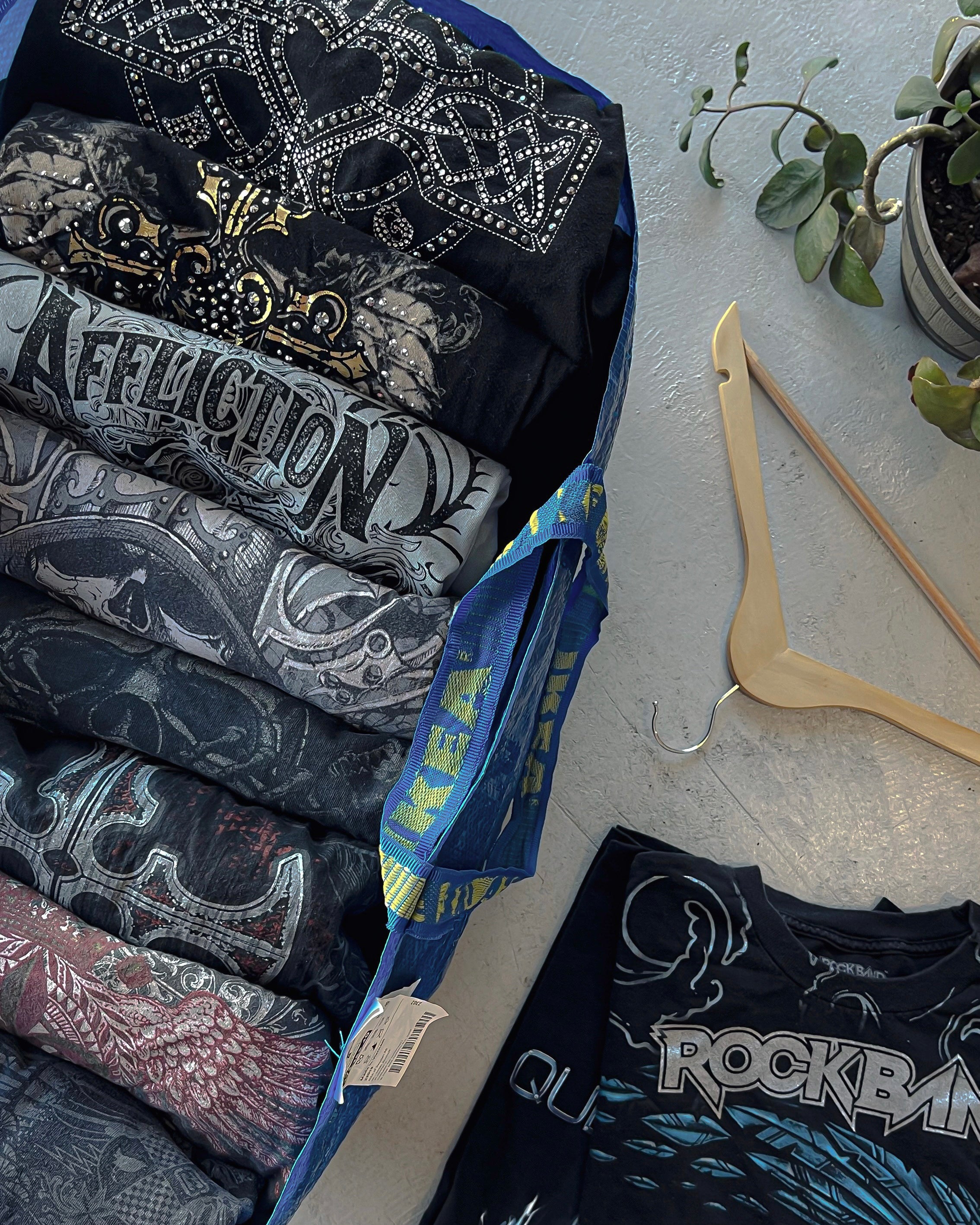 The Online Vintage & Alternative Thrift Store – Iconic Consignment